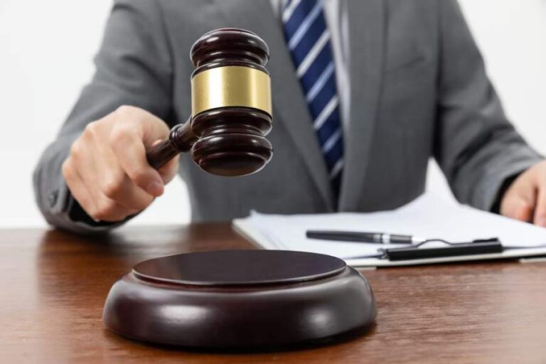 How Does an Attorney Commit Fraud in Court? Examples, Motives, and ...